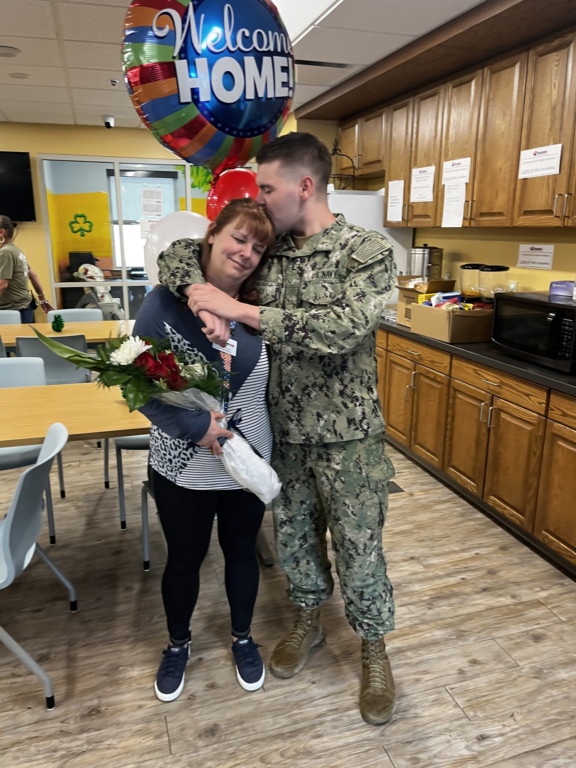 U.S. Navy seaman from Columbia returns from deployment, surprises ...